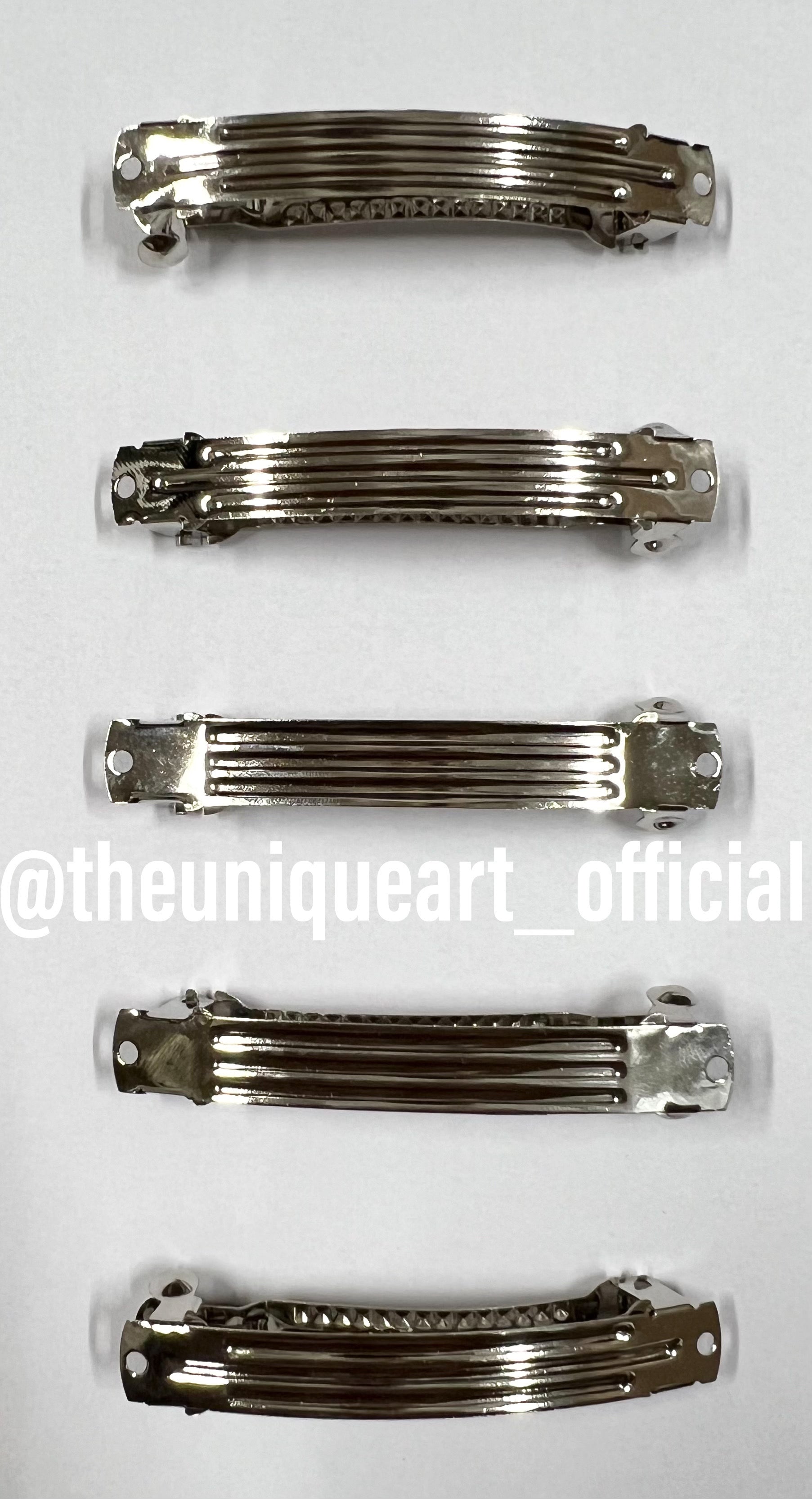 Centre Clips – The Unique Art